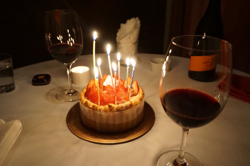 청담 카페74 bar / 우리만의 청담동 단골 집!- 이 날은 김영모 딸기케이크와 함께 ︎ : 네이버 블로그