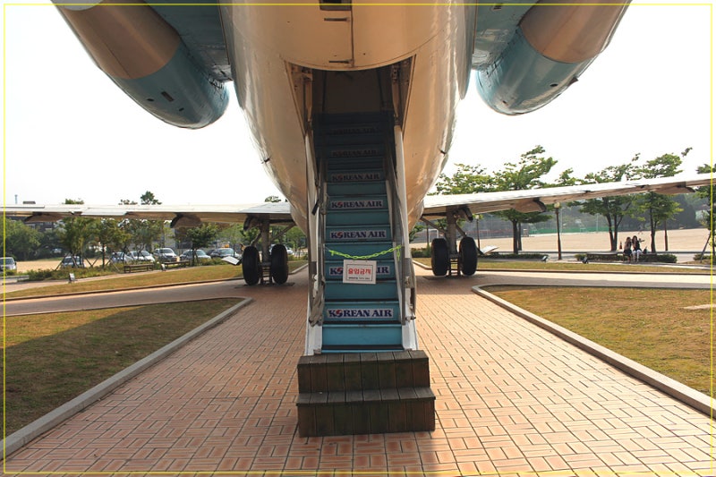 인하공전에 전시중인 비행기 - 대한항공 727-200, HL7350 : 네이버 블로그
