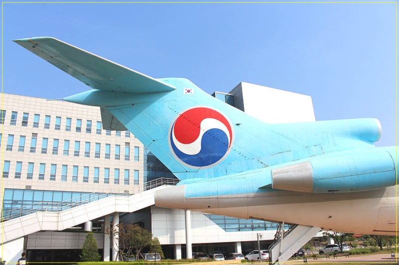 인하공전에 전시중인 비행기 - 대한항공 727-200, HL7350 : 네이버 블로그