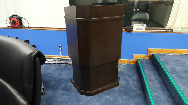 부대 아람 전동강연대 입니다 강연대 연설대 발언대 교탁 사회대 강연대제작 포디움 높이조절강연대 아크릴강연대 전동강연대