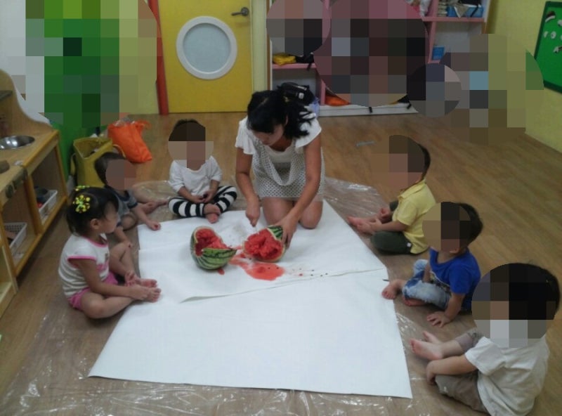 엄마표 오감놀이 커다란 수박놀이 ♪ 재능기부 In 리틀비젼 어린이집 네이버 블로그
