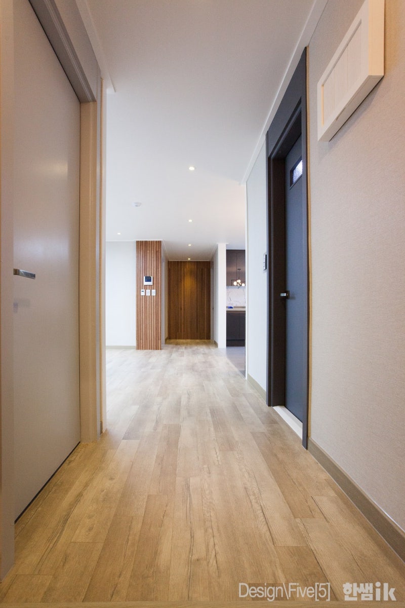시공사례 아파트 인테리어 33평 구정 프리미엄강마루 크랙터치 깔끔한 인테리어 Interior By D5인테리어