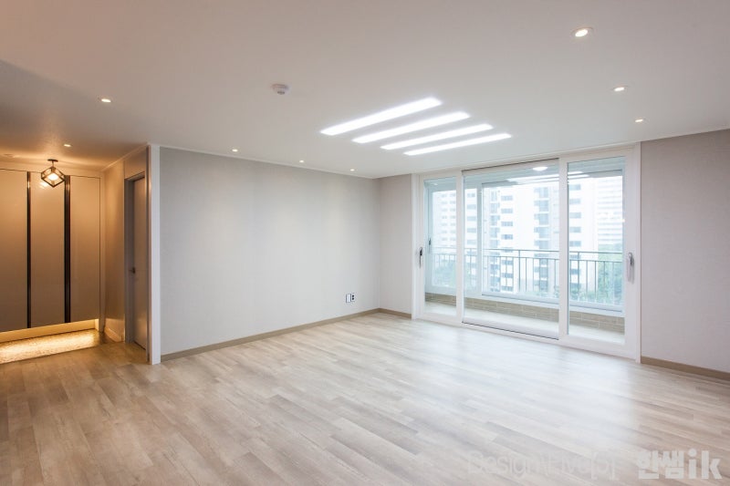 시공사례 아파트 인테리어 33평 구정 프리미엄강마루 크랙터치 깔끔한 인테리어 Interior By D5인테리어
