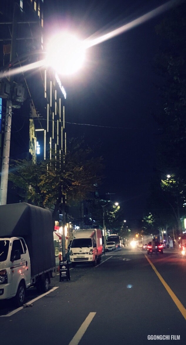 성수동 대림창고 주목받는 핫플레이스 갤러리카페 Column 브런치카페 창고형카페 파스타 피자 샐러드 까수엘라 대동강맥주