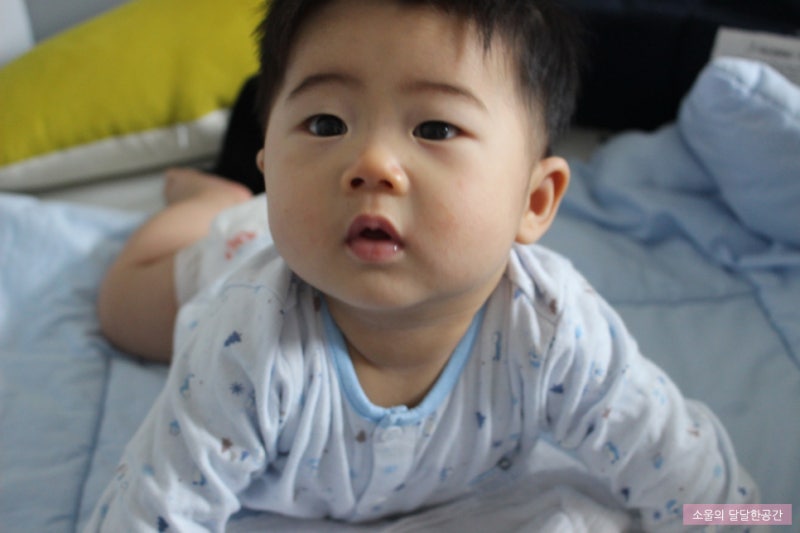 아기가 침대에서 떨어졌어요 아기낙상사고 생후 142일 네이버 블로그