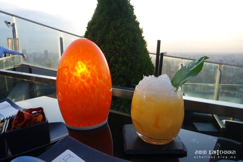 [상해여행 상하이 여행] 리츠칼튼호텔 플레어 루프탑 바 Flair Rooftop Bar 상해 야경스팟 추천