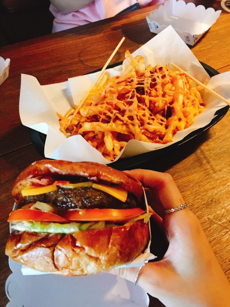 스쿰빗 버거 & 수제 맥주 맛집 'Daniel Thaiger Burger' : 네이버 블로그