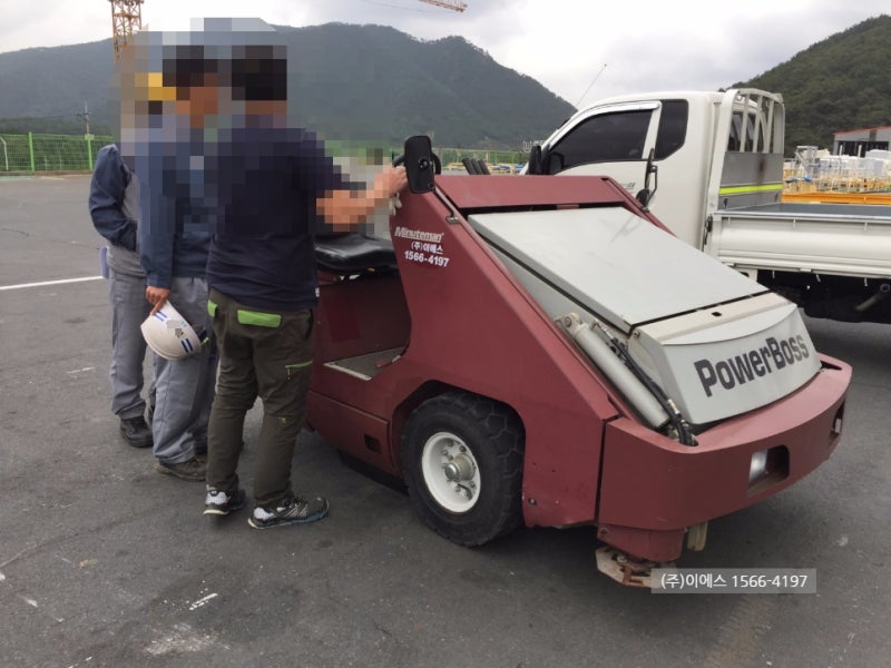 건식 청소장비 산업용 청소차 임대 공장 노면 청소차 임대 도로 엔진 타입 중고 청소차 청소기 임대 판매 네이버 블로그