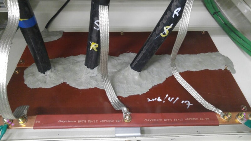 고압큐비클 하부인입부 막음처리mangana Retaining Compound.콤파운드 : 네이버 블로그