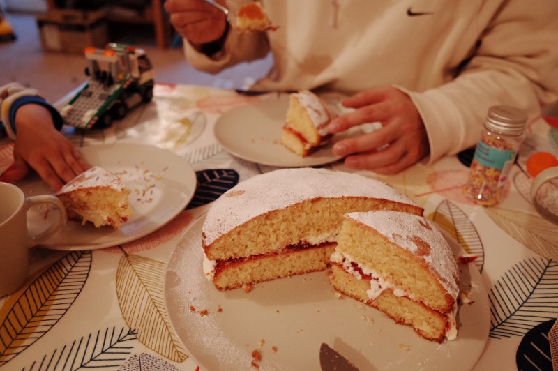 영국에서 꼭 먹어봐야 되는 영국 트래디셔널 케이크 빅토리아 샌드위치 케이크victoria Sandwich Cake