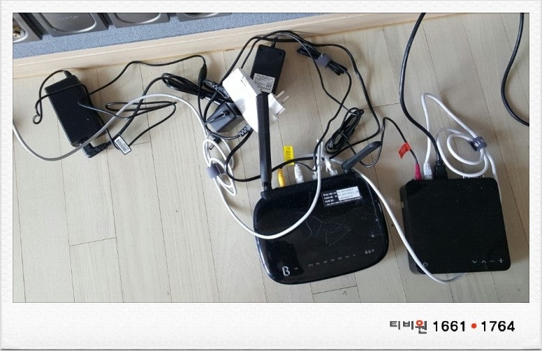 용인벽걸이티비설치와 선정리 거실장을 치우고 삼성65인치벽걸이tv설치사운드바설치셋탑박스티비뒤로 매립하고 깔끔하게 정리했네요