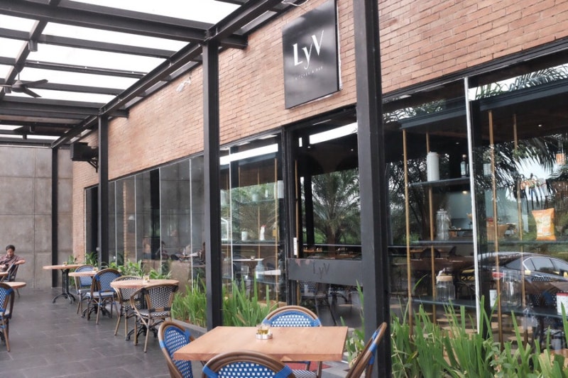 [자바베카 Jababeka] LyV kitchen & bar : 연말모임하기 좋은 레스토랑 겸 바 : 네이버 블로그