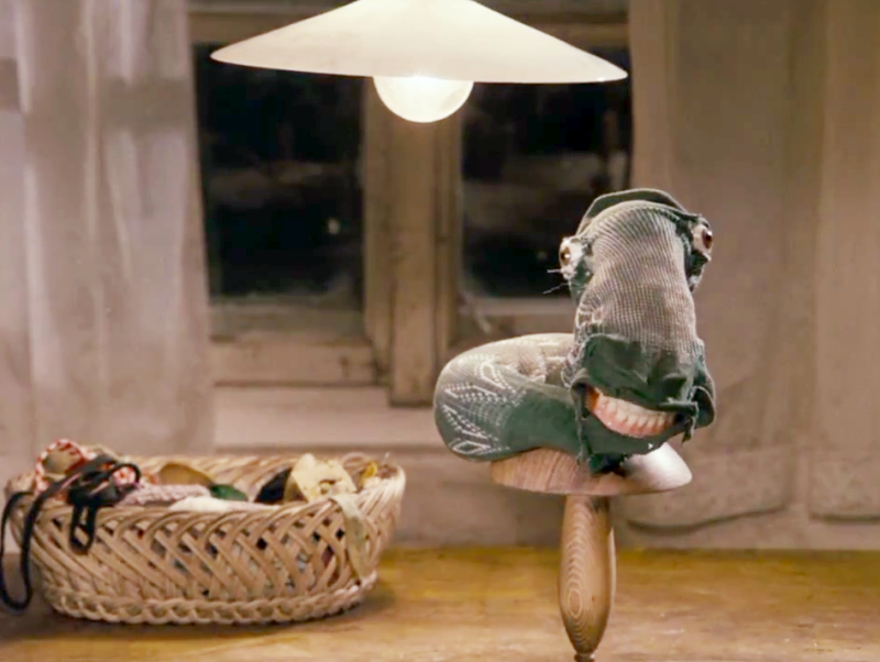 초현실주의 애니메이션의 대가 얀 슈반크마예르의, 앨리스 (Alice - Neco z Alenky, 1988) 캡쳐 : 네이버 블로그