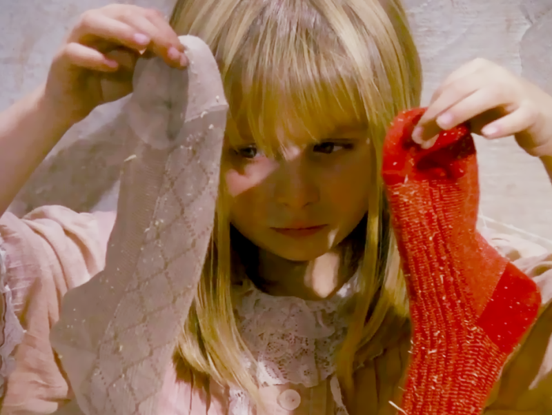 초현실주의 애니메이션의 대가 얀 슈반크마예르의, 앨리스 (Alice - Neco z Alenky, 1988) 캡쳐 : 네이버 블로그