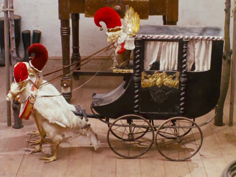 초현실주의 애니메이션의 대가 얀 슈반크마예르의, 앨리스 (Alice - Neco z Alenky, 1988) 캡쳐 : 네이버 블로그