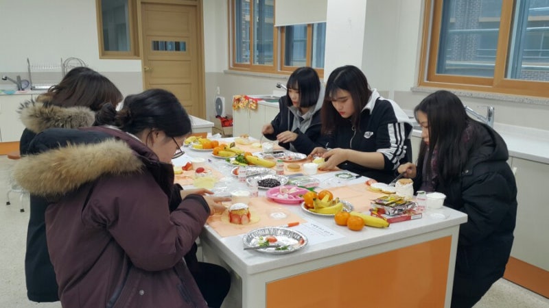 화성신리고등학교 강아지 집사상 노력이가상 자기이해상 푸트테라피 특강 세계아동요리협회 강서지사장 문화교육개발연구소대표 푸드