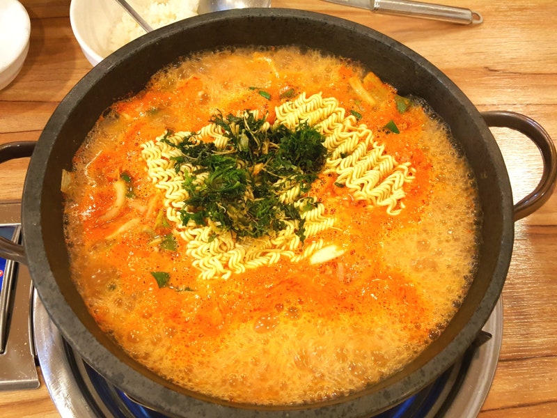 산본 중심상가 맛집 석기정 돌솥 부대찌개 비오는 날 딱 좋아~ 네이버 블로그