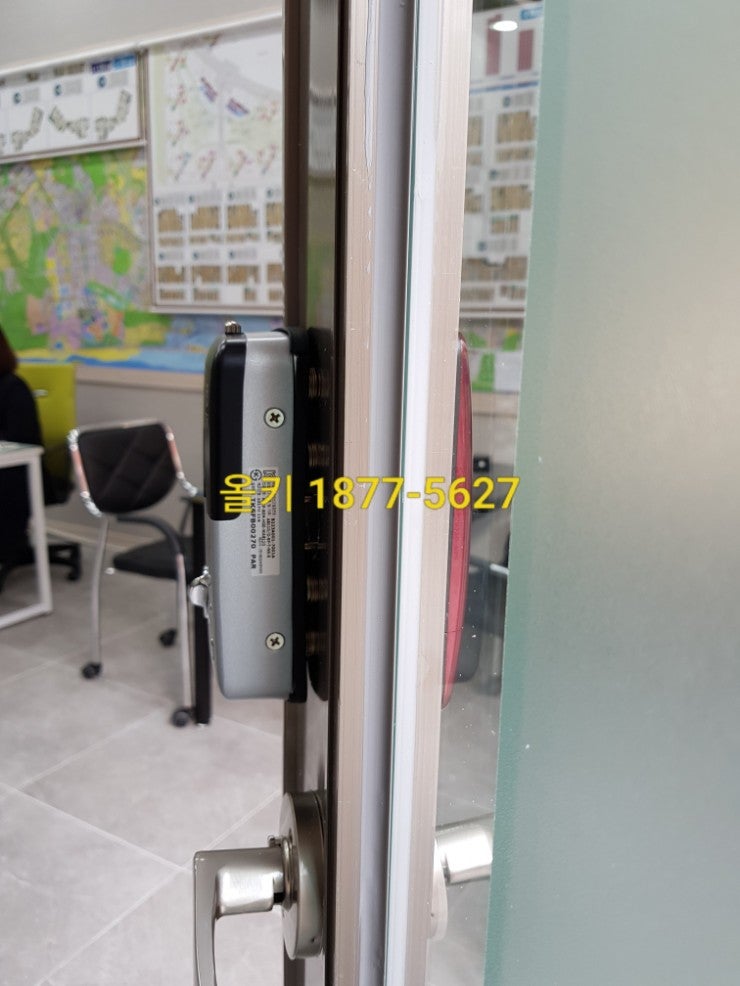 가로수길 열쇠 8423호 골드부동산 샤시 현관문 비 열쇠 번호키 디지털도어록 탱크 Ab110 네이버 블로그