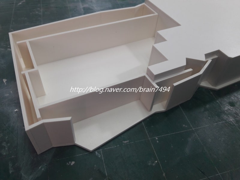 AMOS DESIGN / 아모스 건축모형 - 대지내 건물의 조립과정_대지제작부터 1층 올리기까지... : 네이버 블로그