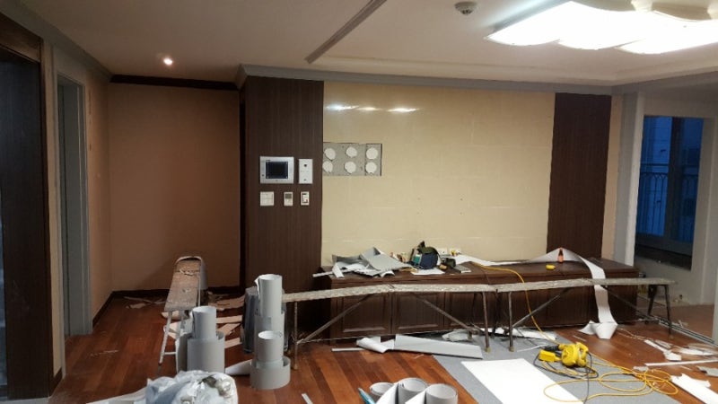 대구인테리어필름 성당동 두산위브 인테리어필름시트지 리폼 시공아트월 싱크 문 문틀 등박스 창 창틀 몰딩 걸래받이