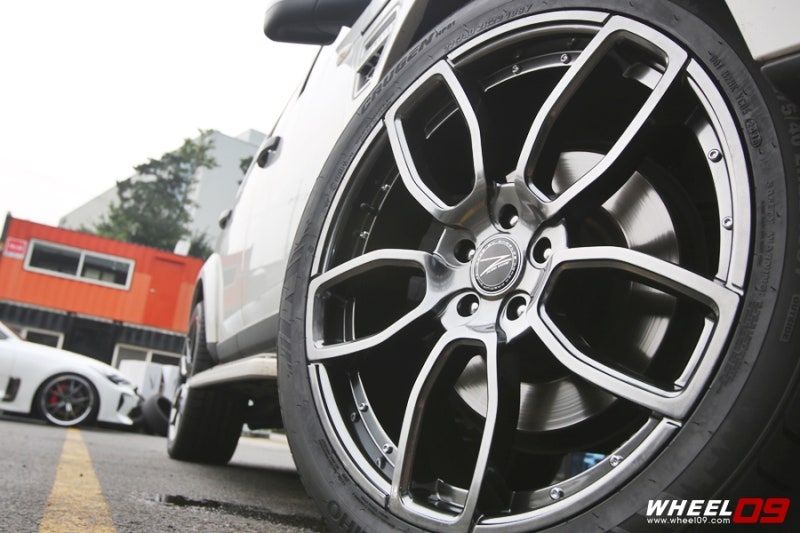 랜드로버 디스커버리4 22인치 휠타이어 튜닝, 하이퍼블랙 LE600 + 금호 HP91 장착 : 네이버 블로그