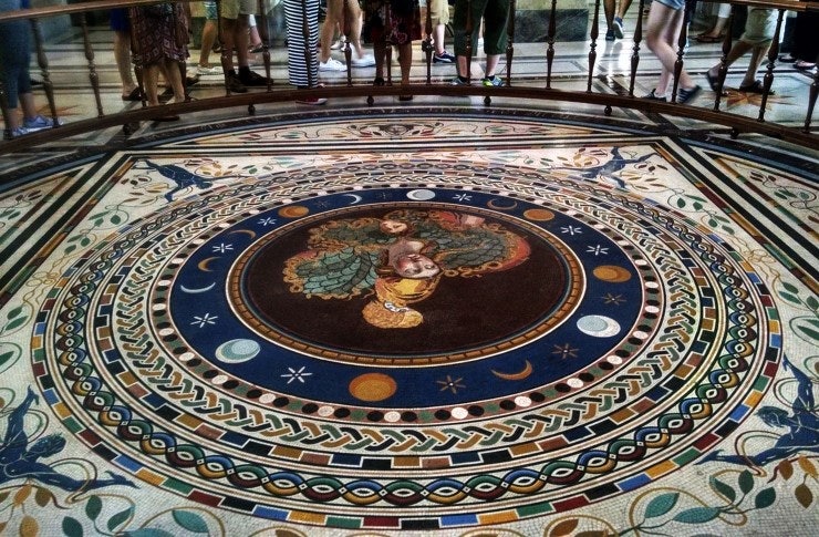 팔라스 아테나와 아에기스가 그려져 있는 로톤다 모자이크, 그리스 십자가의 방(Sala a Croce Greca), 피오 ...