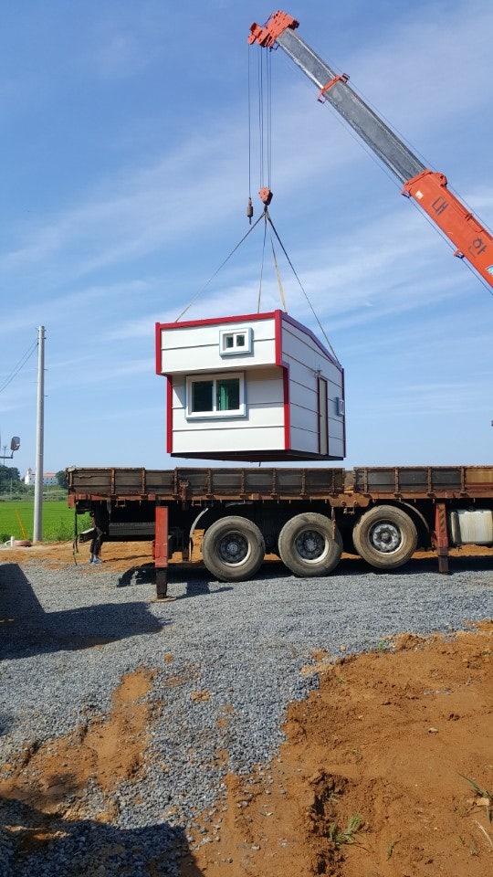 모던 화이트징크 컨테이너하우스 서천-다락확장한 고급형 소형6평이동식주택 농막 : 네이버 블로그