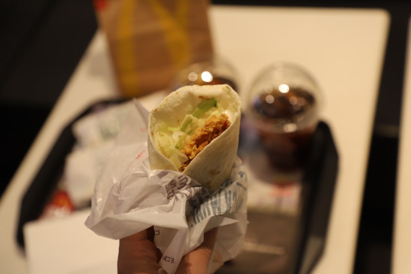 맥도날드 행복의 나라 메뉴 가성비 최고 상하이 치킨 스낵랩 네이버 블로그
