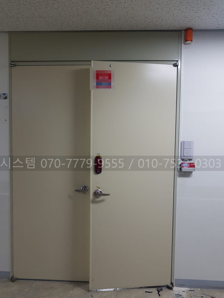 사무실 출입통제 부산 센텀 빌딩 사무실에 Ac 1000 장치 이엠락 코맥스인터폰 퇴실버튼 시공하였습니다 주노시스템