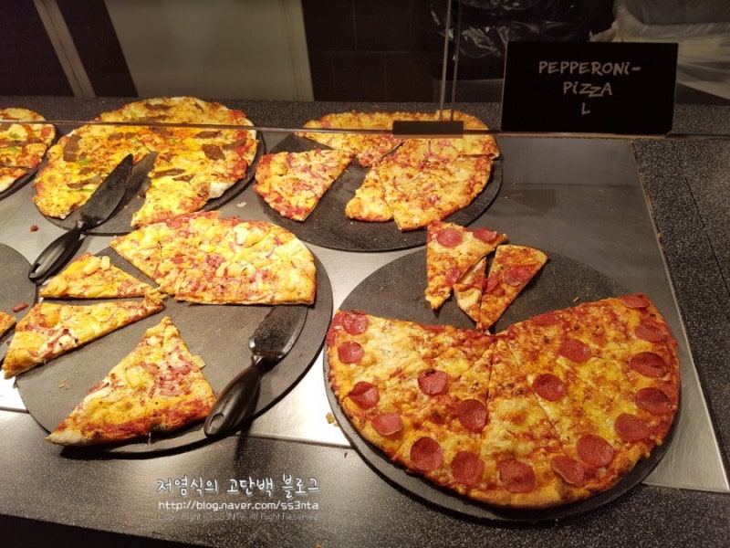 헬싱키 시내 RAX pizza buffet 피자 무제한으로 먹기! : 네이버 블로그