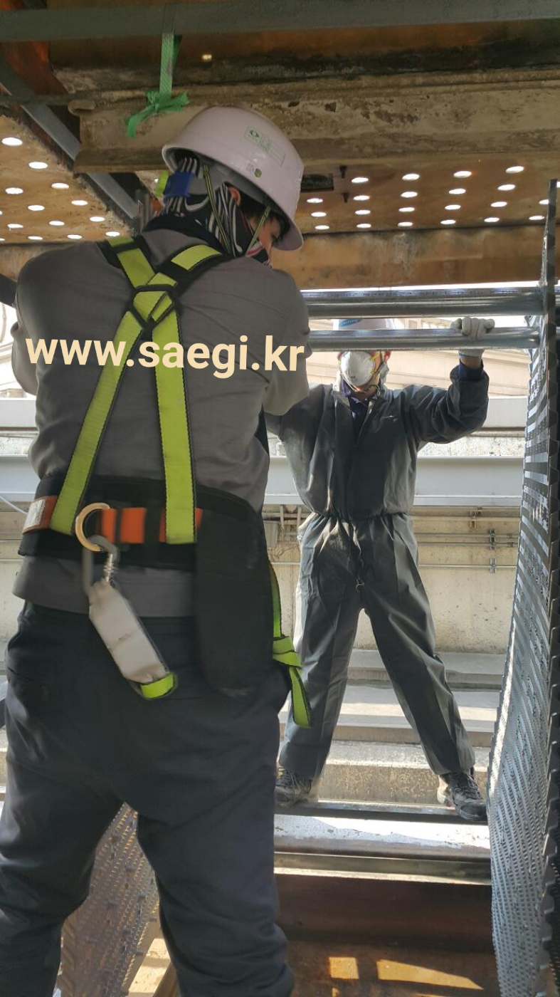 냉각탑 효율이 떨어져 서 충진재 교체 공사를 하였습니다 충진재 냉각탑 충진물 세기공조 네이버 블로그