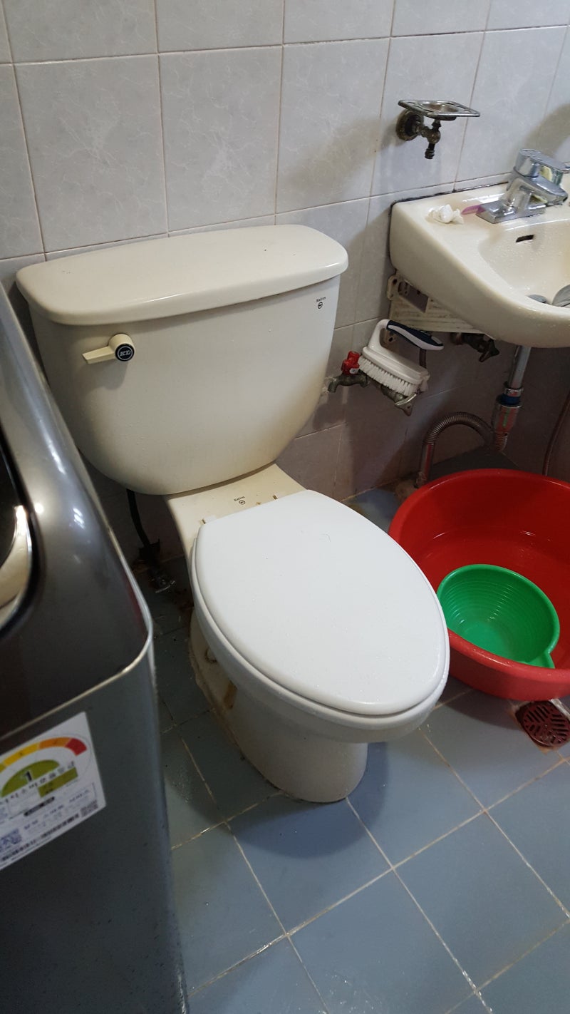 양변기 변기수리변기교체전문세면기교체 욕실이야기 성북구 석관동 주택 욕실 양변기교체비용 욕실장과 거울교체시공악세사리