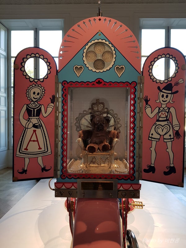 '18.11 파리 조폐소 - 그레이슨 페리(Grayson Perry) 특별전 : 네이버 블로그