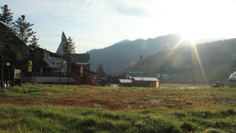 무주 덕유산리조트 구 무주리조트 숙박 리뷰 티롤호텔 Hotel Tirol 아침 조식 비수기에 즐겨보는 덕유산 절경 속의
