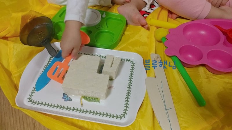 엄마표 미술놀이 몽실몽실 두부놀이 오감발달촉감놀이 네이버 블로그