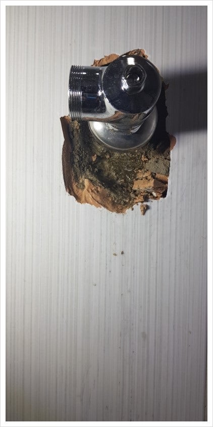 논현동동원베네스트누수공사 화장실에서물이샐때수도배관누수공사인천논현동배관누수공사언수도해빙수도동파수리수도녹임수도꼭지교체