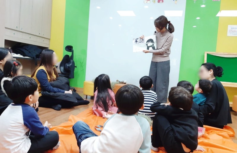 수염틸란드시아 리스 만들기 강동육아누리도서관 원예놀이터 엄마와 유아가 함께 하는 원예수업 네이버 블로그