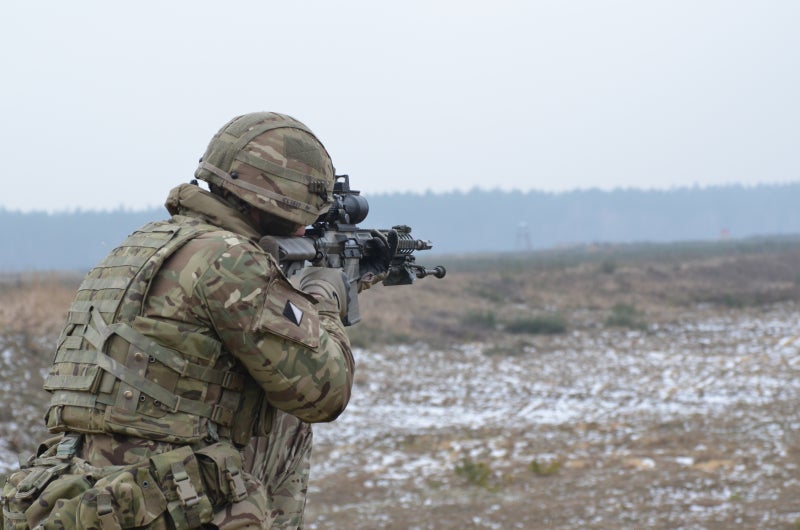 [ arms photo ] L129A1 소총을 사격 중인 영국 육군 : 네이버 블로그