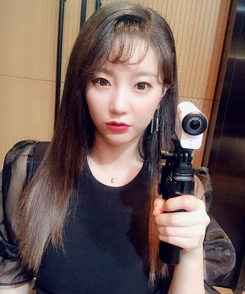 1988 / SOA / Hong, Hye-jin / 소아 / 식스밤 / 홍혜진 / Singer