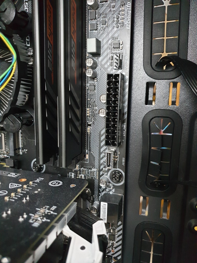 [컴맹의 첫 컴퓨터 조립기] 6. 파워설치 선 연결 : 네이버 블로그