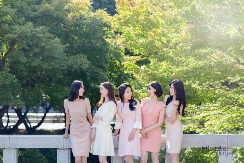 졸업스냅 숙명여대 숙대 졸업앨범 기념하는 단체 우정사진졸업사진 갬성촬영 네이버 블로그