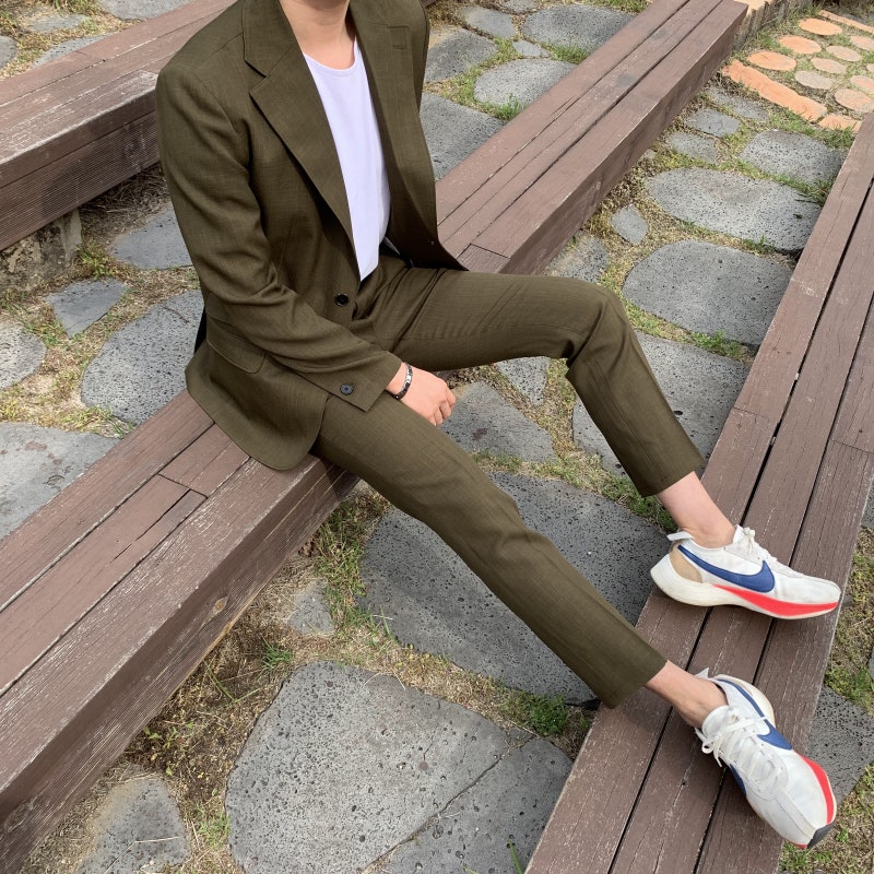 카키색 남자 린넨수트 코디나이키 문레이서 흰파핑 유뱅의 데일리룩 블로그 네이버 블로그