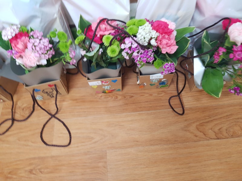 유치원원예치료수업 인천 병설유치원 어버이날 꽃바구니 카네이션 어린이집 꽃꽂이 학부모 참여수업 오감 키즈 플라워 네이버 블로그