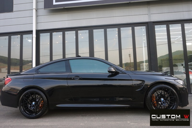 BMW M4 666M 휠 상처 수리 후, 블랙 유광 휠도색,캘리퍼 도색. : 네이버 블로그