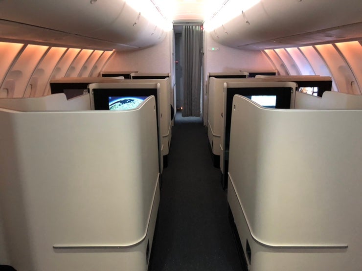 대한항공 인천-런던 KE907편 비지니스 클래스 탑승기: 타 항공사와의 비교 및 객관적 시각으로~ : 네이버 블로그