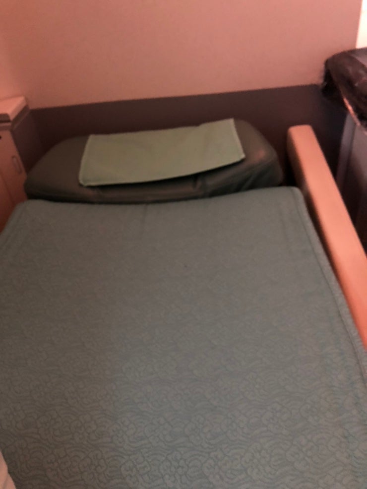 대한항공 인천-런던 KE907편 비지니스 클래스 탑승기: 타 항공사와의 비교 및 객관적 시각으로~ : 네이버 블로그