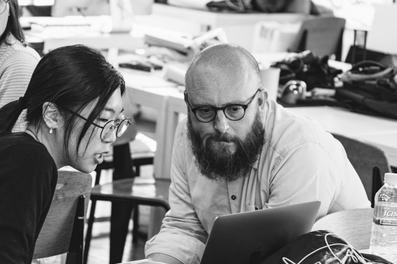 영국 UCA University for the Creative Arts, Communication Design, Head of ...
