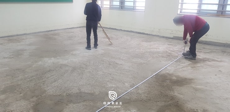학교교실마루 교실 바닥 마루 시공 철재마루틀 오크후로링 네이버 블로그