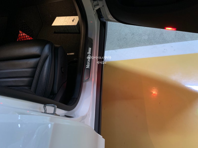 벤츠 Glc220d 순정형 사이드스텝 및 다이아몬드그릴교체 출장시공 벤츠 Gla Glc Gle Glk Gls Ml G바겐