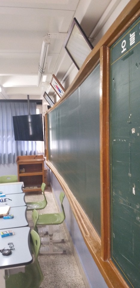 부산 경남김해 창원 마산 양산 울산 칠판 화이트보드 전문제작및 수리업체 학교 칠판 화이트보드 판면교체보조칠판 수리